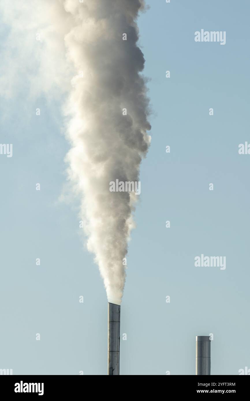 Smoke coming out smokestacks hi-res stock photography and images - Alamy