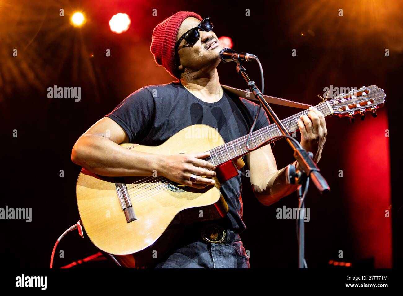 Son little singer hi-res stock photography and images - Alamy
