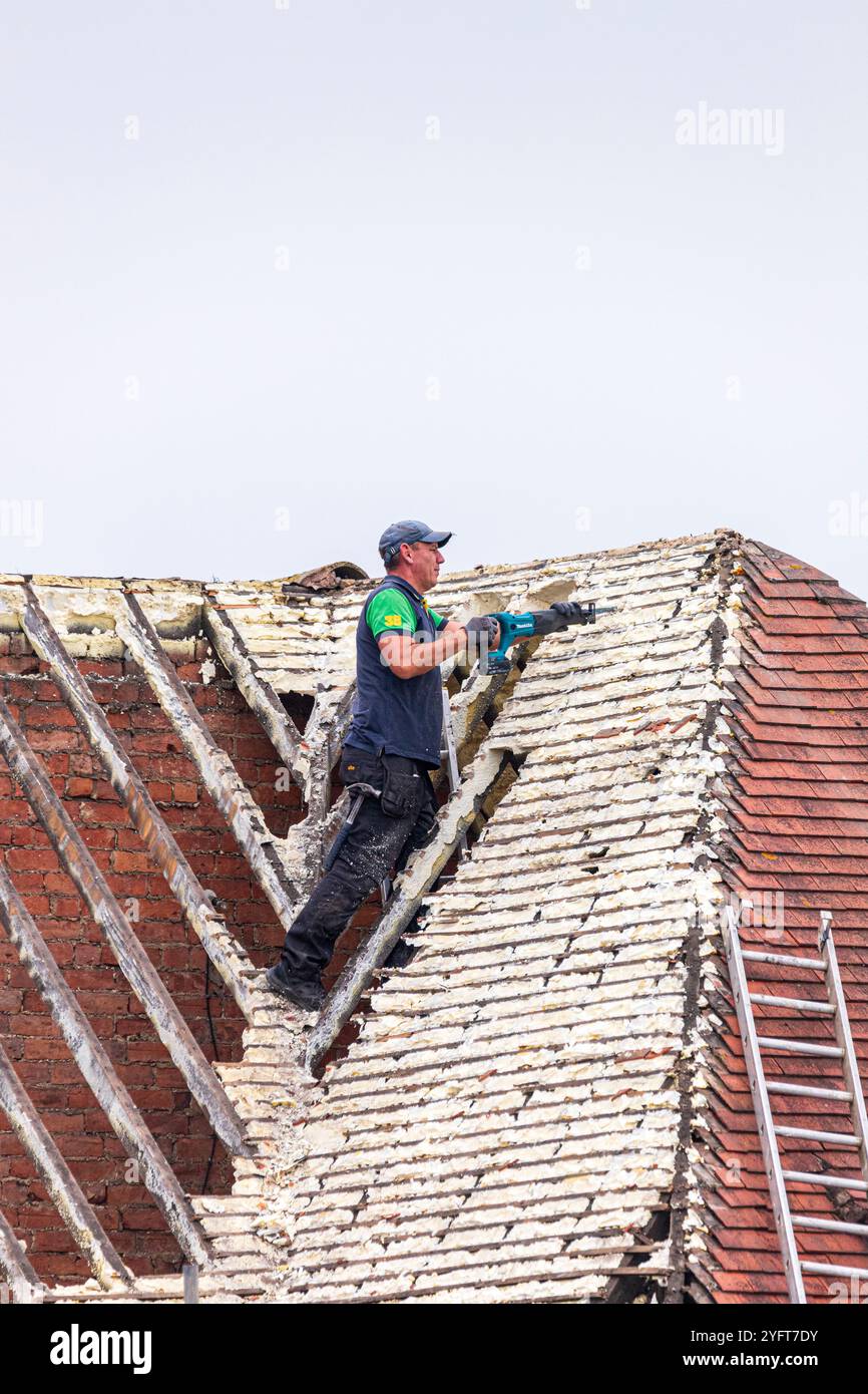 Spray insulation roof uk hi-res stock photography and images - Alamy