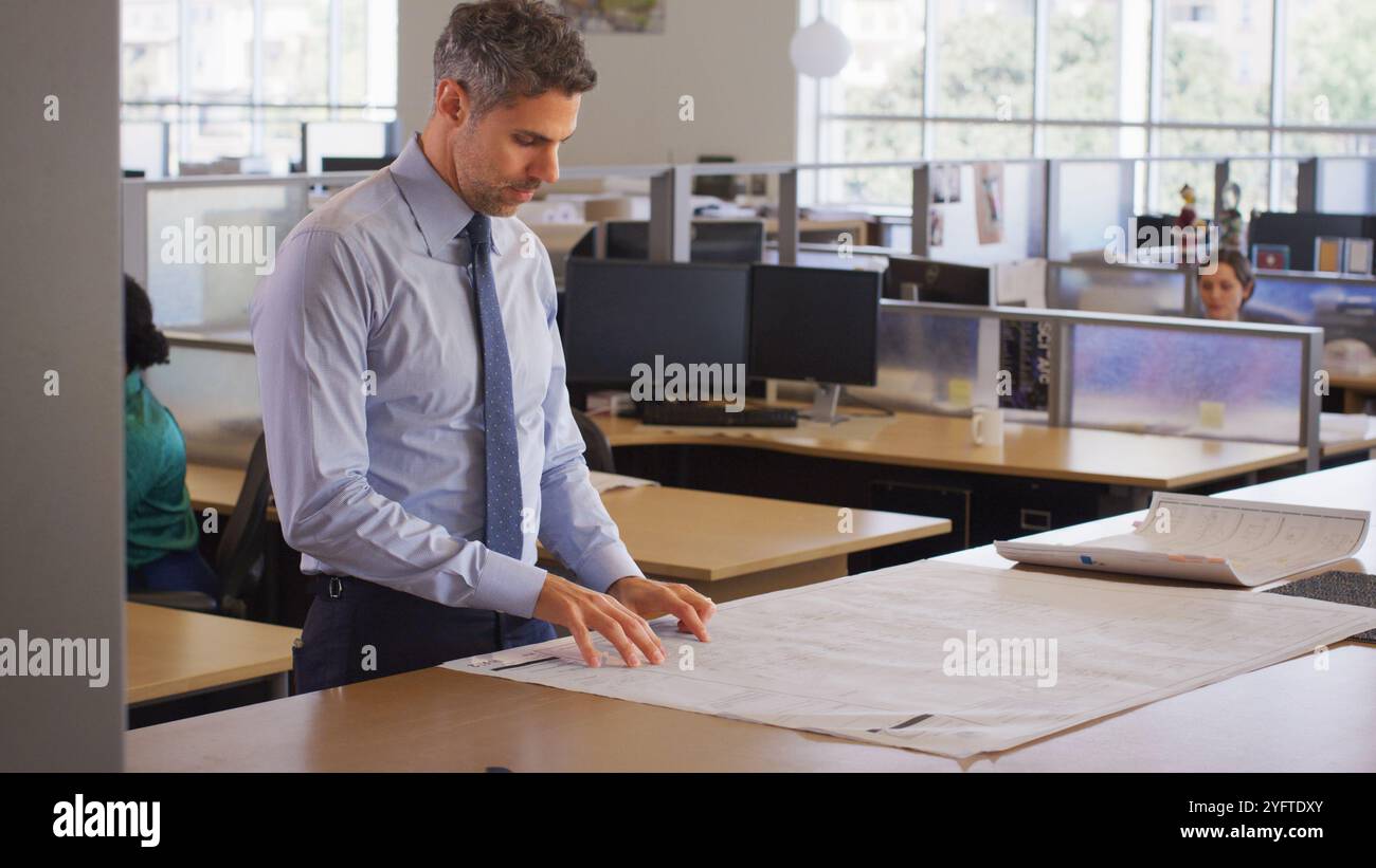 Modern open plan building hi-res stock photography and images - Alamy