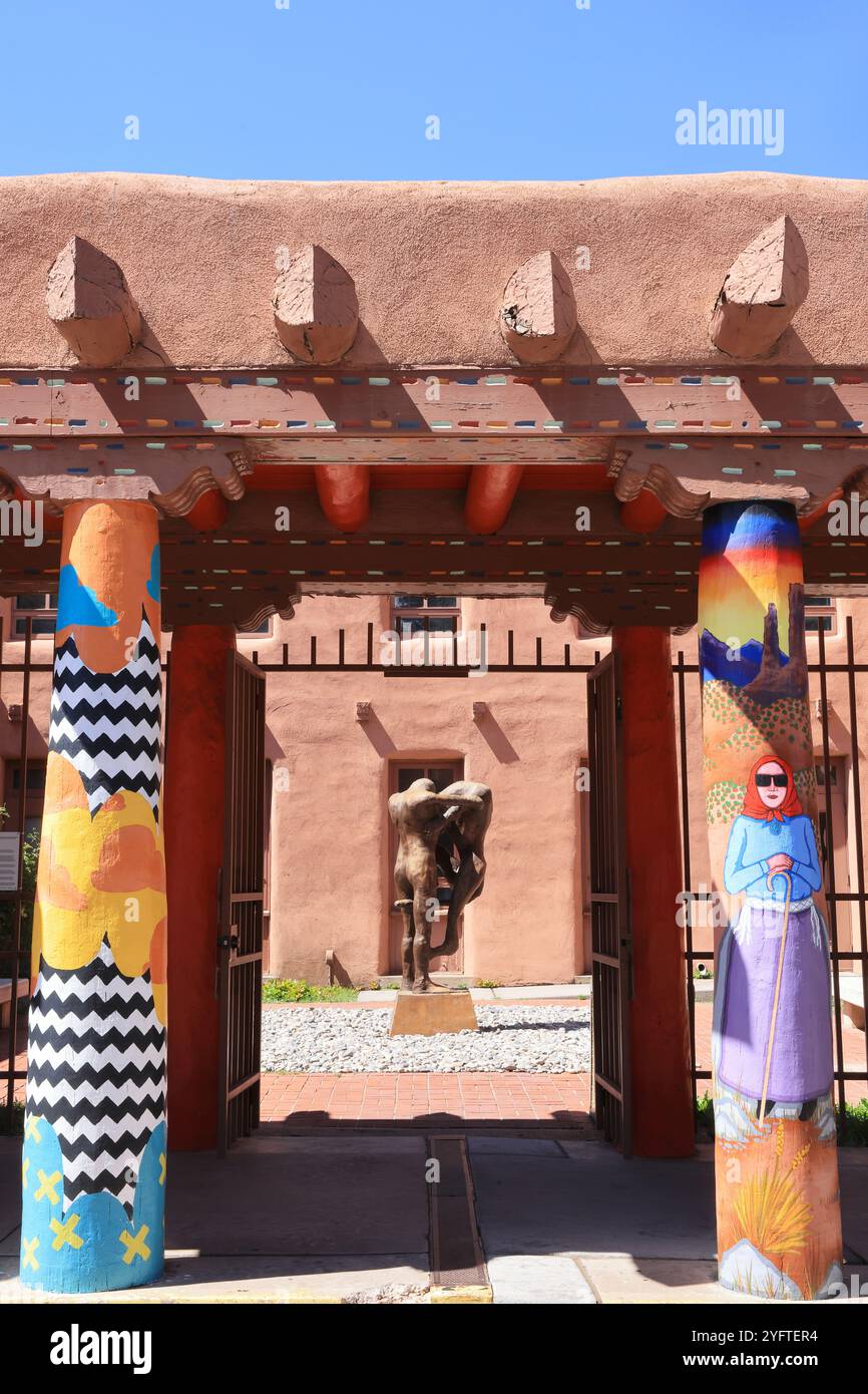 The art columns hi-res stock photography and images - Alamy