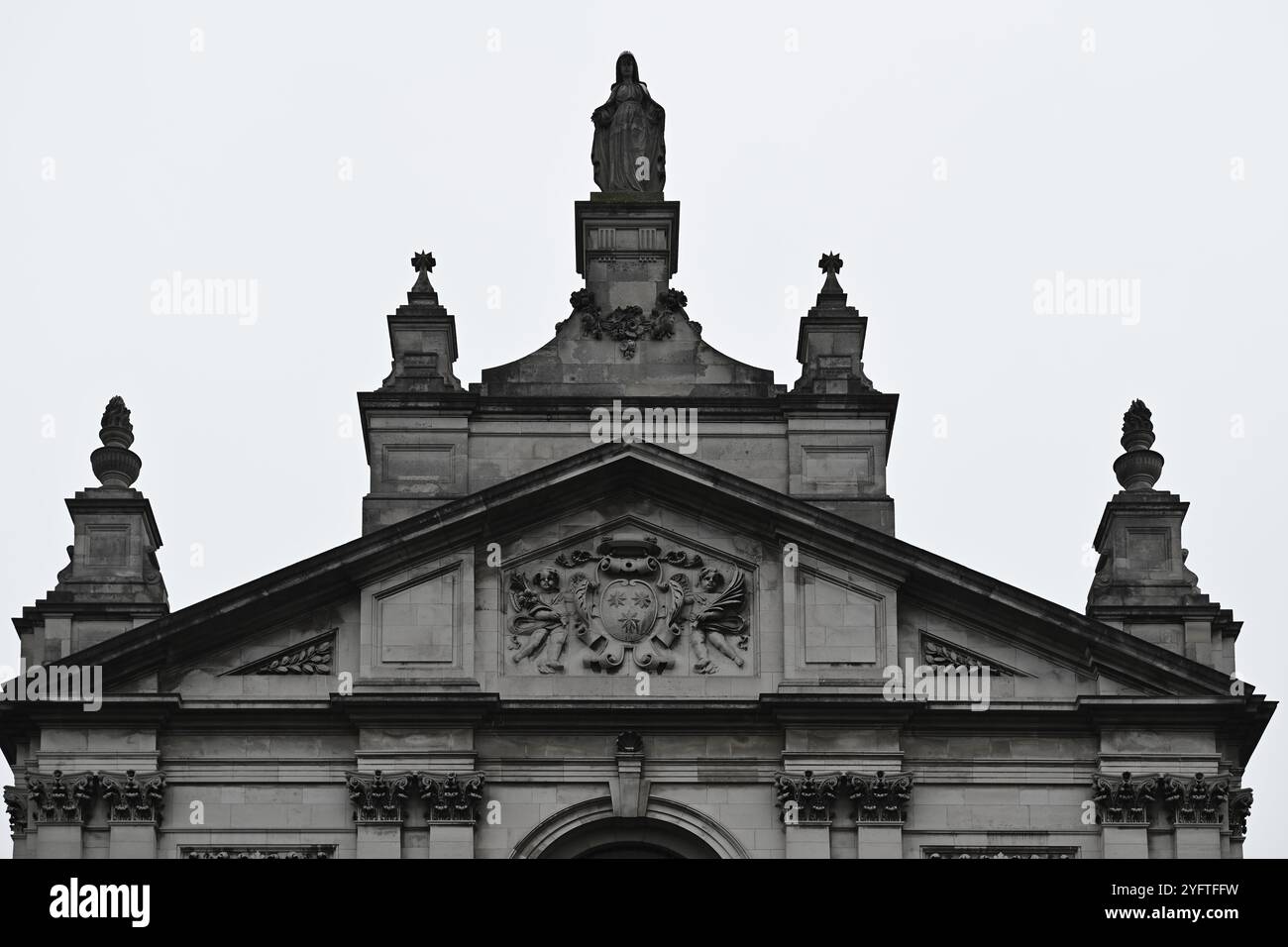 Holy Trinity Brompton Stock Photo - Alamy