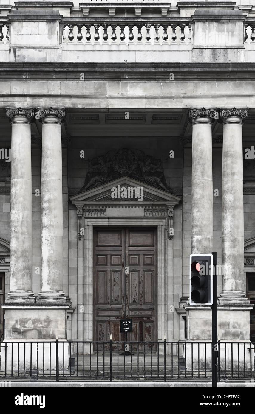 Holy Trinity Brompton Stock Photo - Alamy