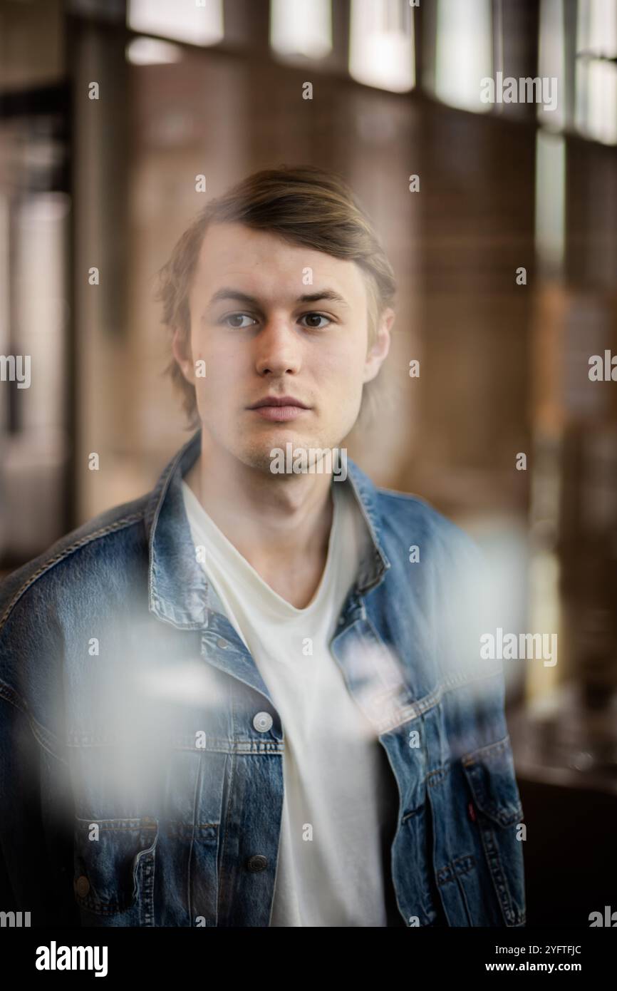 Berlin, Germany. 05th Nov, 2024. Ludwig Simon, actor, photographed ...