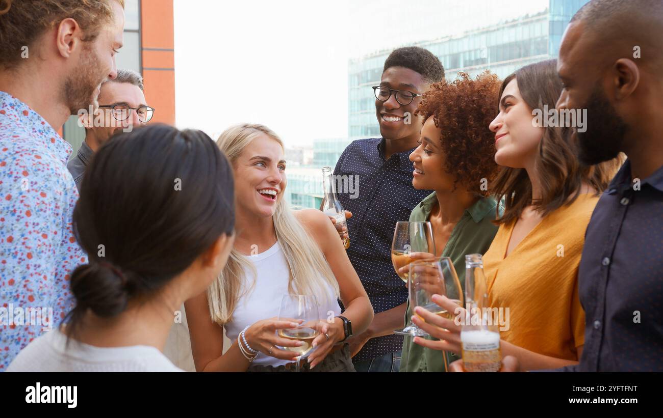 Office rooftop hi-res stock photography and images - Alamy