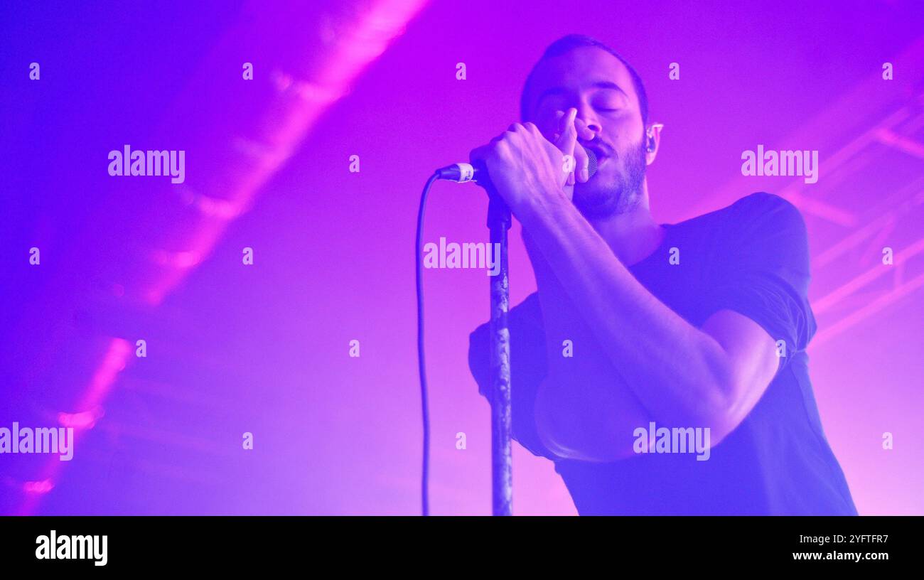 Tom smith lead singer editors hi-res stock photography and images - Alamy