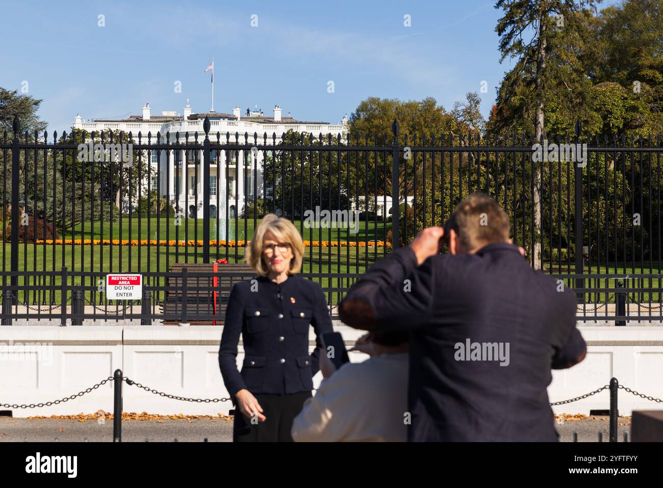 WASHINGTON, DC - NOVEMBER 4th, 2024: Reporter in front of the White ...