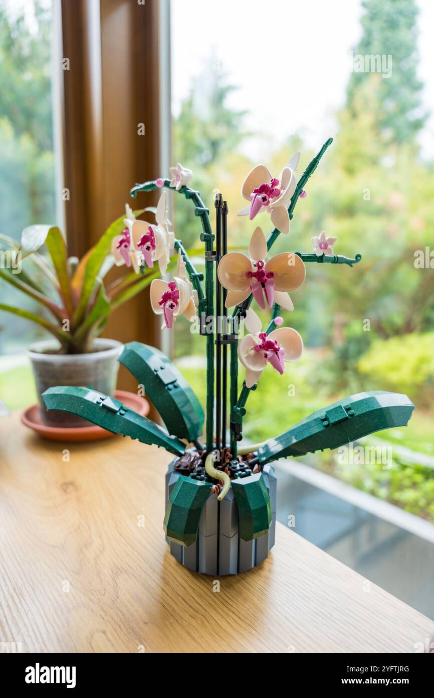 Lego orchid hi-res stock photography and images - Alamy