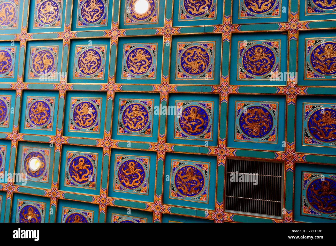 Ceiling detail at the Temple of Heaven Stock Photo - Alamy