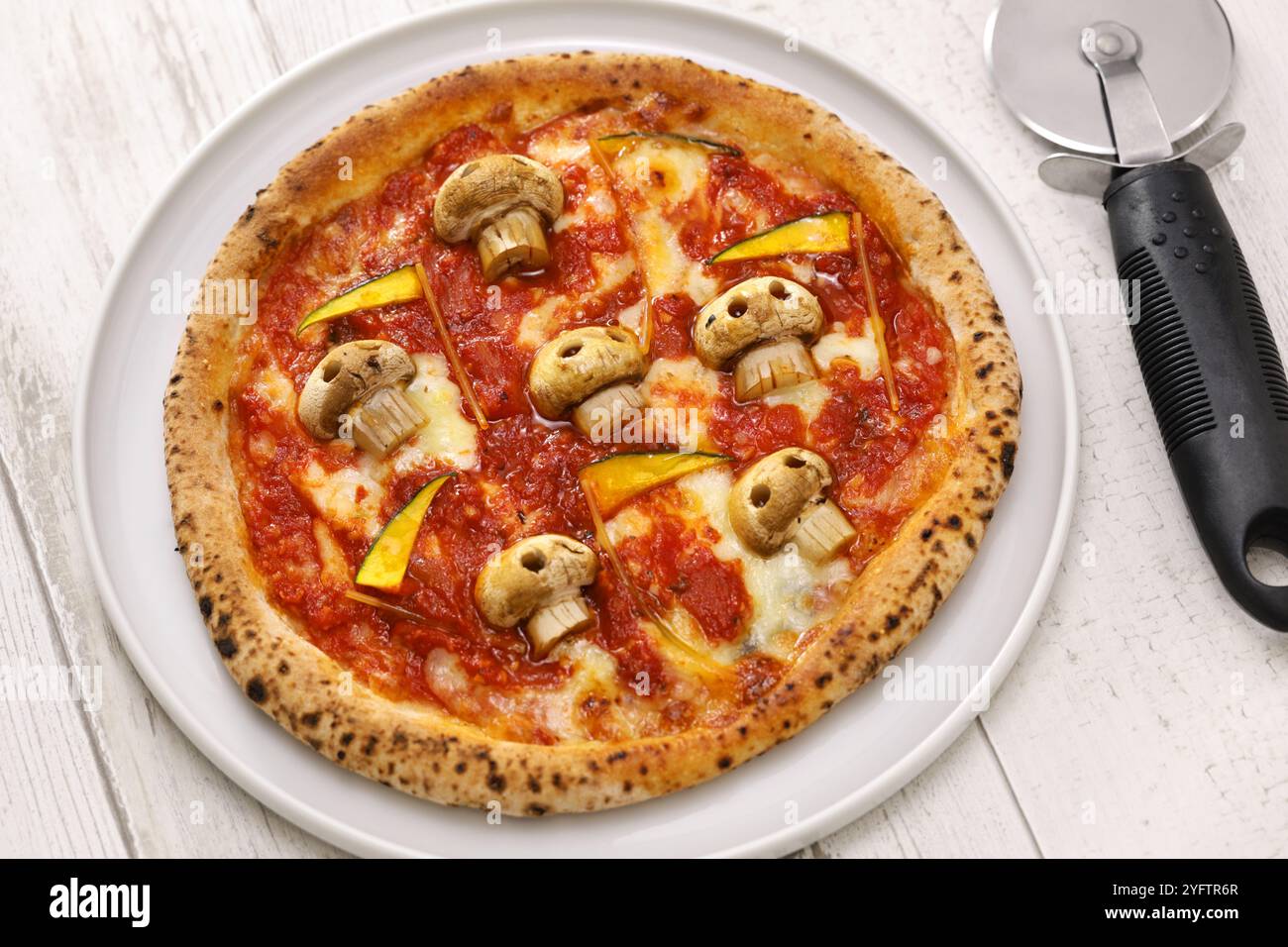 Skull and mushroom hi-res stock photography and images - Alamy