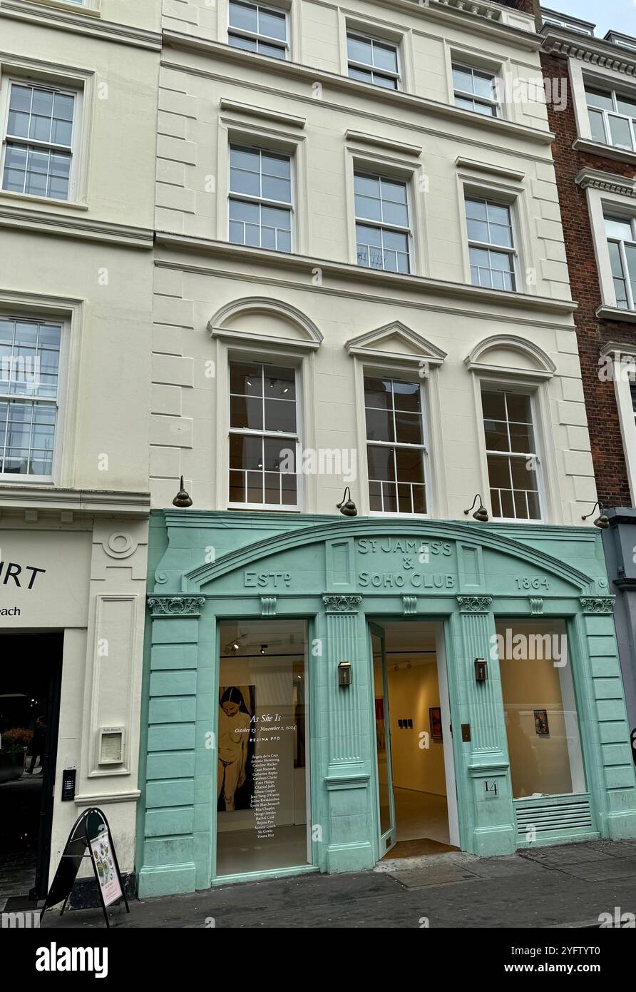 Soho house london club greek street hi-res stock photography and images ...