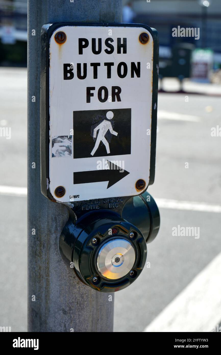 Pedestrian switch hi-res stock photography and images - Alamy