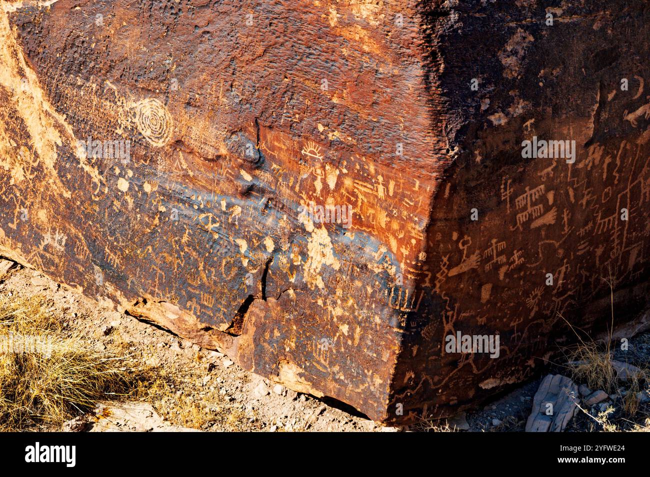 Ancient petroglyphs; Newspaper Rock; Petrified Forest National Park ...