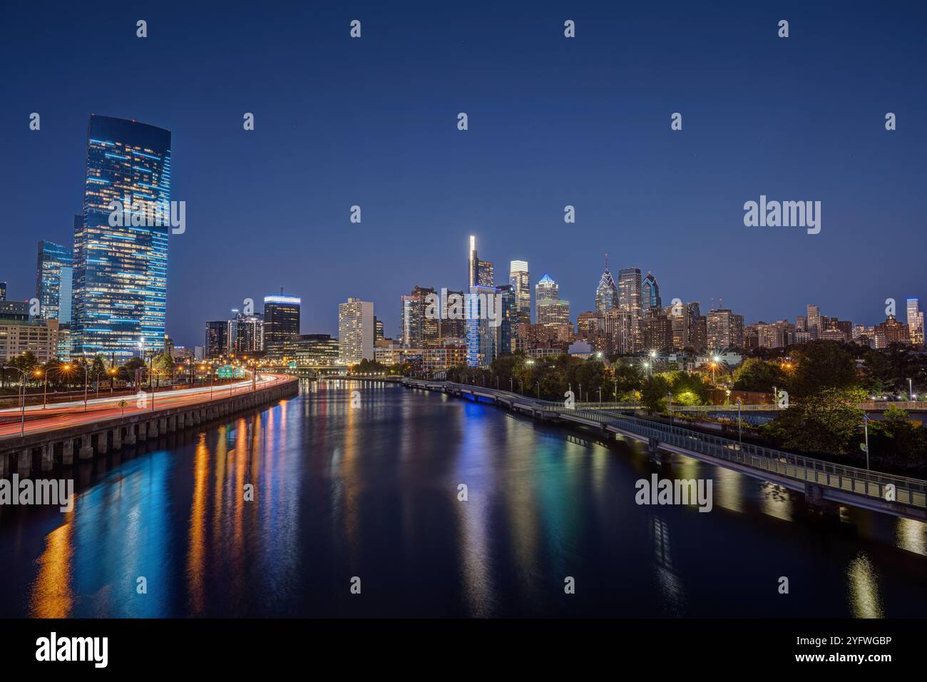 The skyline of Philadelphia with the Schuylkill River at night Stock ...