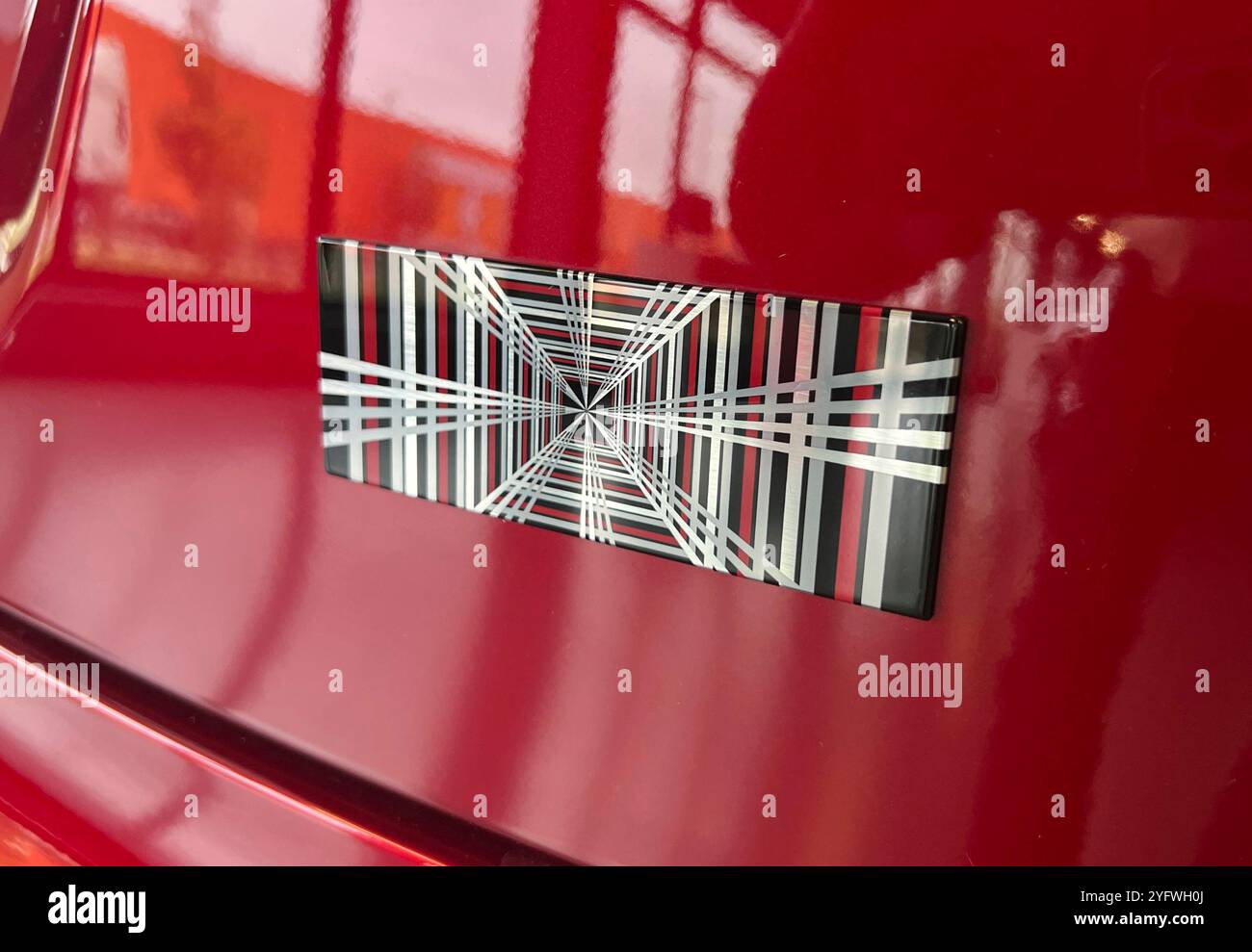 05.11.2024, Ein Tesla Model S Plaid mit über 1000 PS steht im TESLA ...