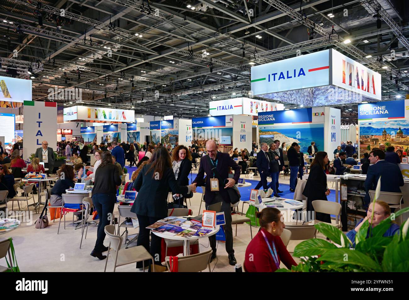 LONDON, UK. 5th Nov, 2024. Thousands of stalls from all over the world ...