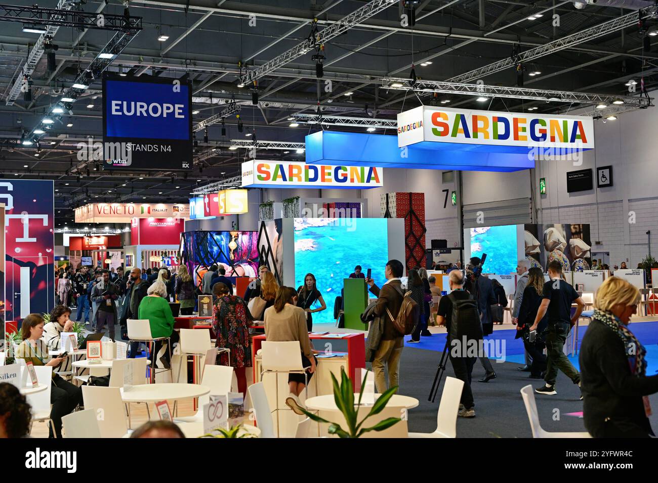 LONDON, UK. 5th Nov, 2024. Thousands of stalls from all over the world ...