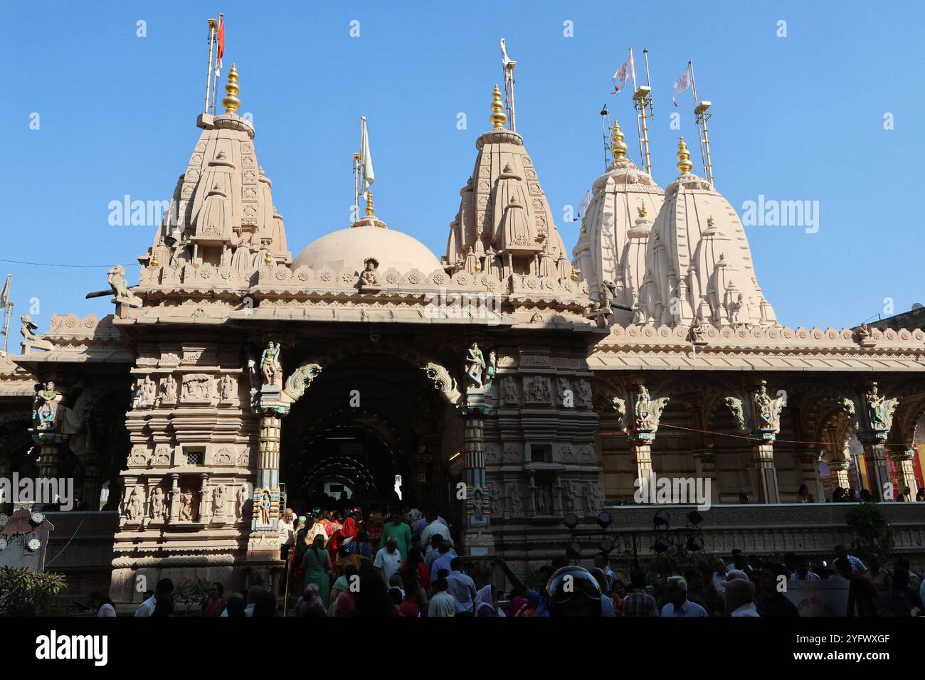 Swaminarayan temple hi-res stock photography and images - Alamy