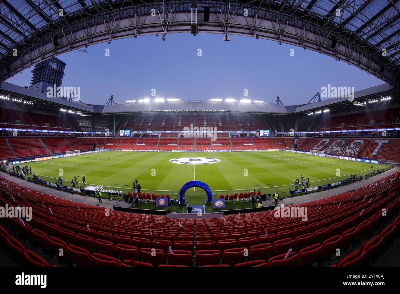 EINDHOVEN, 05-11-2024, Philips stadium. Dutch football. Champions ...