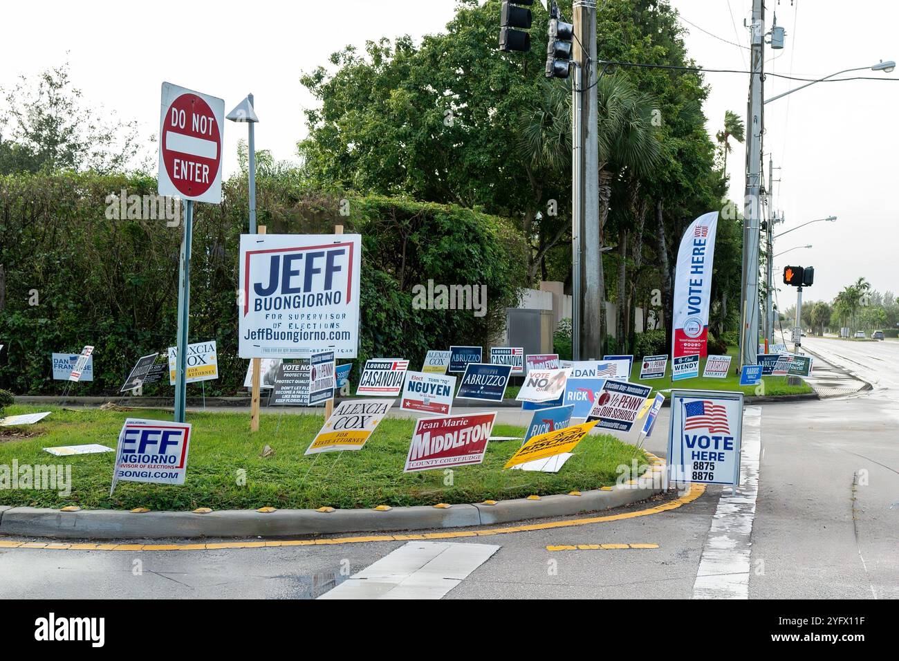 Florida voting locations hi-res stock photography and images - Alamy