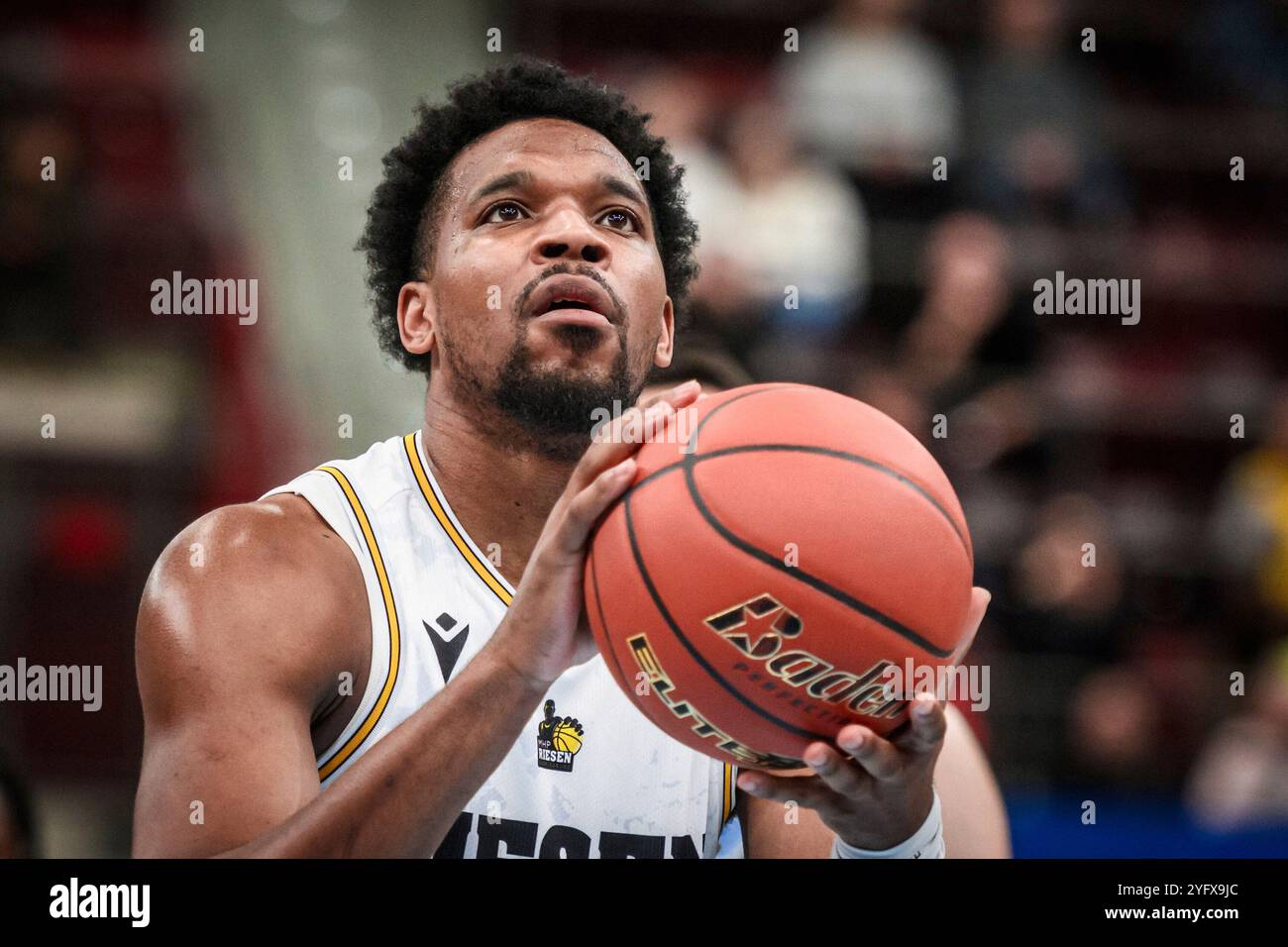 Justin Simon (MHP Riesen Ludwigsburg, #05) - Freiwurf / GER, MHP Riesen ...