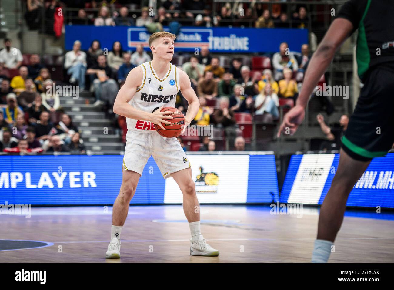 Johannes Patrick (MHP Riesen Ludwigsburg, #06) / GER, MHP Riesen ...