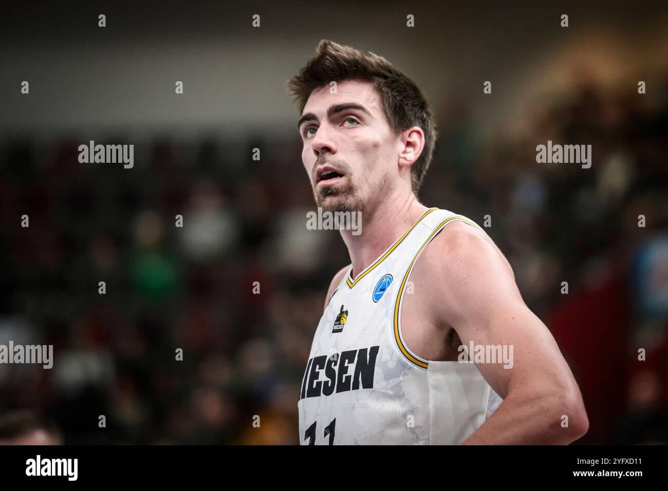 Andrew Joseph Pacher III (MHP Riesen Ludwigsburg, #11) - kritischer ...