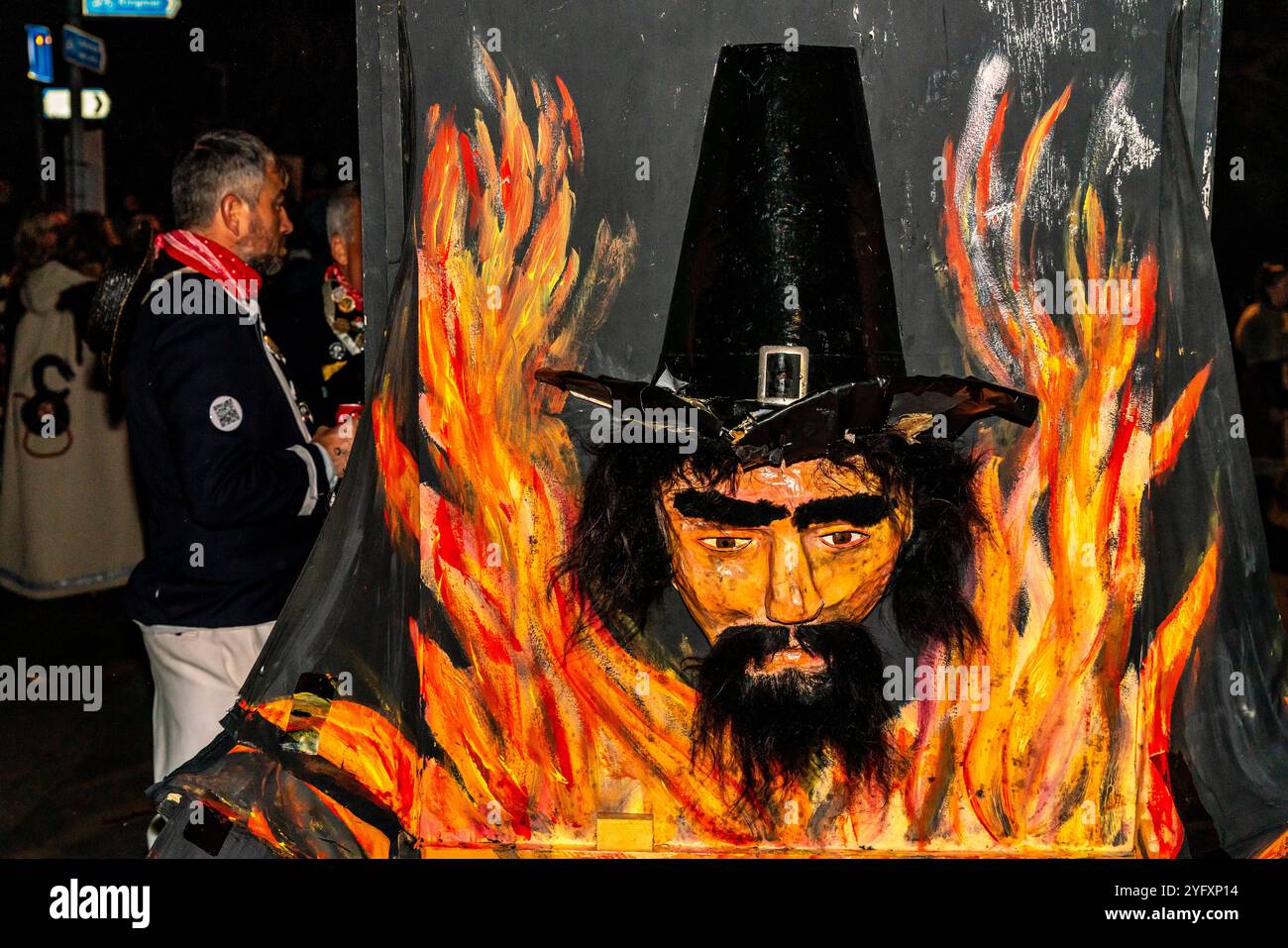 Lewes, UK. 5th Nov, 2024. Local people celebrate Guy Fawkes Night ...