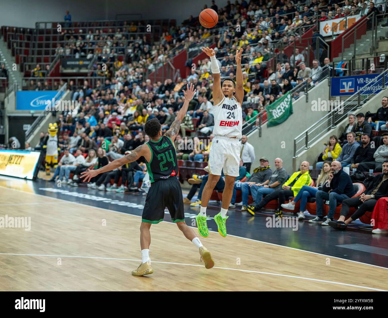 Ludwigsburg, Deutschland. 05th Nov, 2024. Larry Thomas (kb Trepka, #24 ...