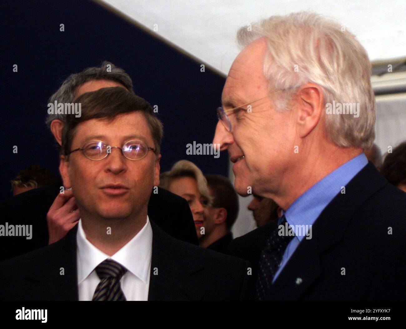 Microsoft boss Bill Gates with Bayerns Ministerpraesident Edmund ...