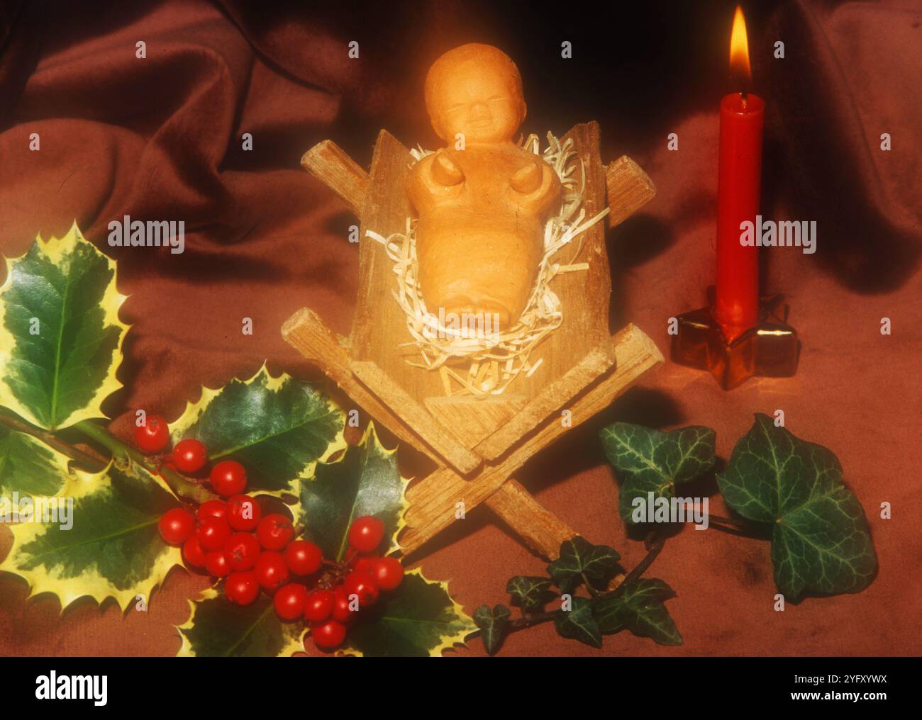 Christmas holly and ivy hi-res stock photography and images - Alamy