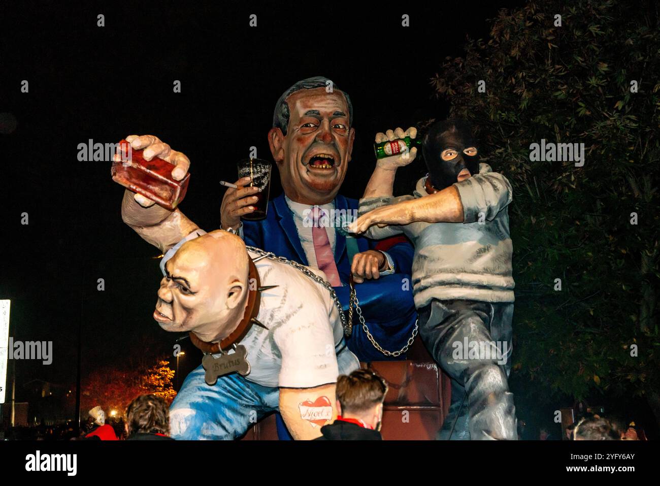 Lewes, UK. 5th Nov, 2024. Cliffe Bonfire Society parade an Effigy of ...