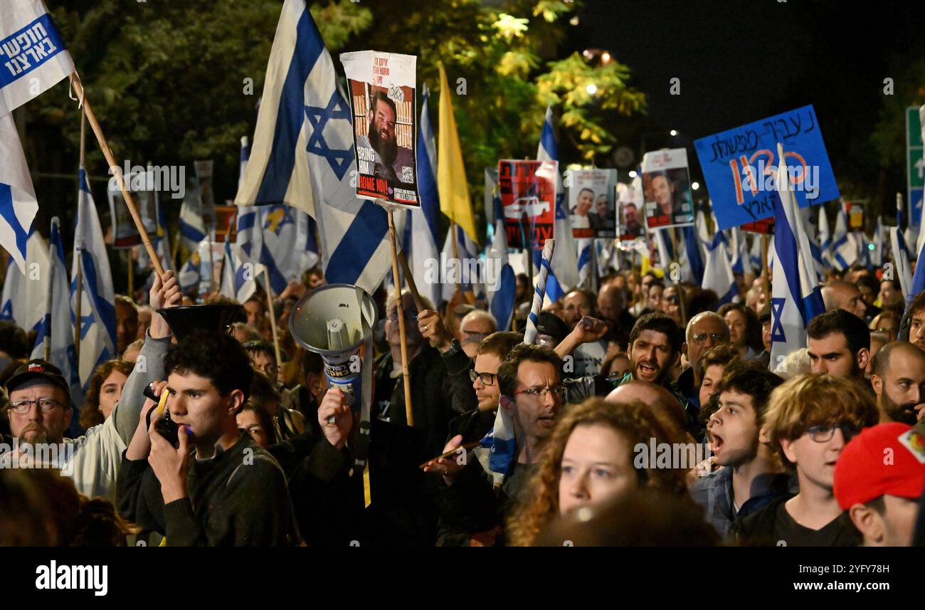 Jerusalem, Israel. 05th Nov, 2024. Angry Israelis protest Prime ...