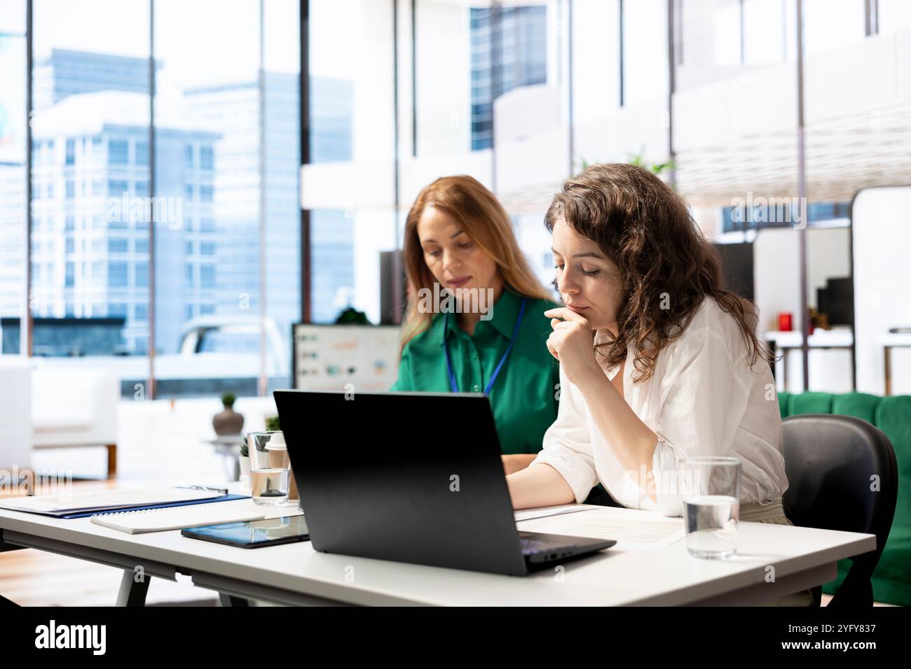 Candidates intern hi-res stock photography and images - Alamy