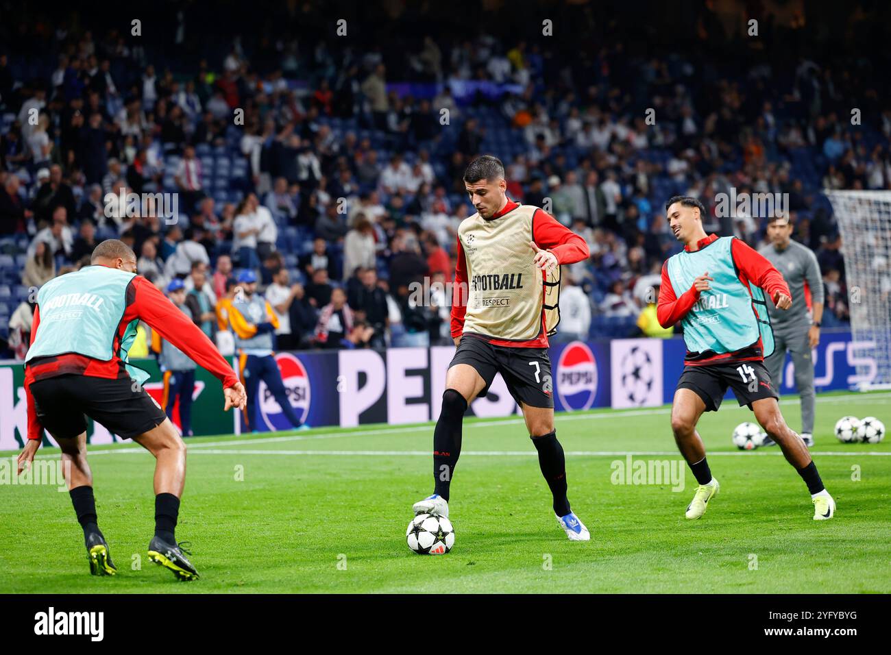 Alvaro Morata of AC Milan warms up during the UEFA Champions League ...