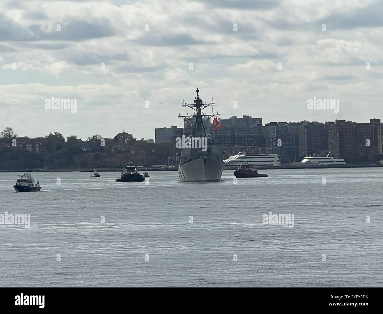 Uss john basilone ddg 122 hi-res stock photography and images - Alamy
