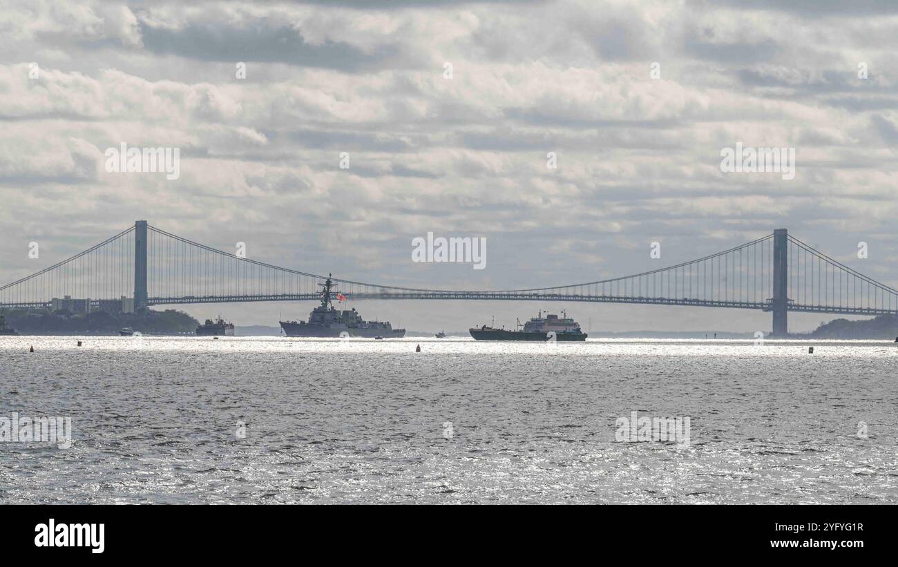 U.S. Navy Arleigh Burke-class guided missile destroyer USS John ...