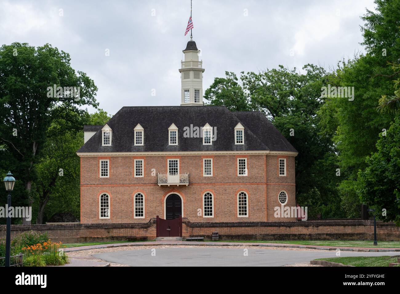 Colonial williamsburg capitol building hi-res stock photography and ...