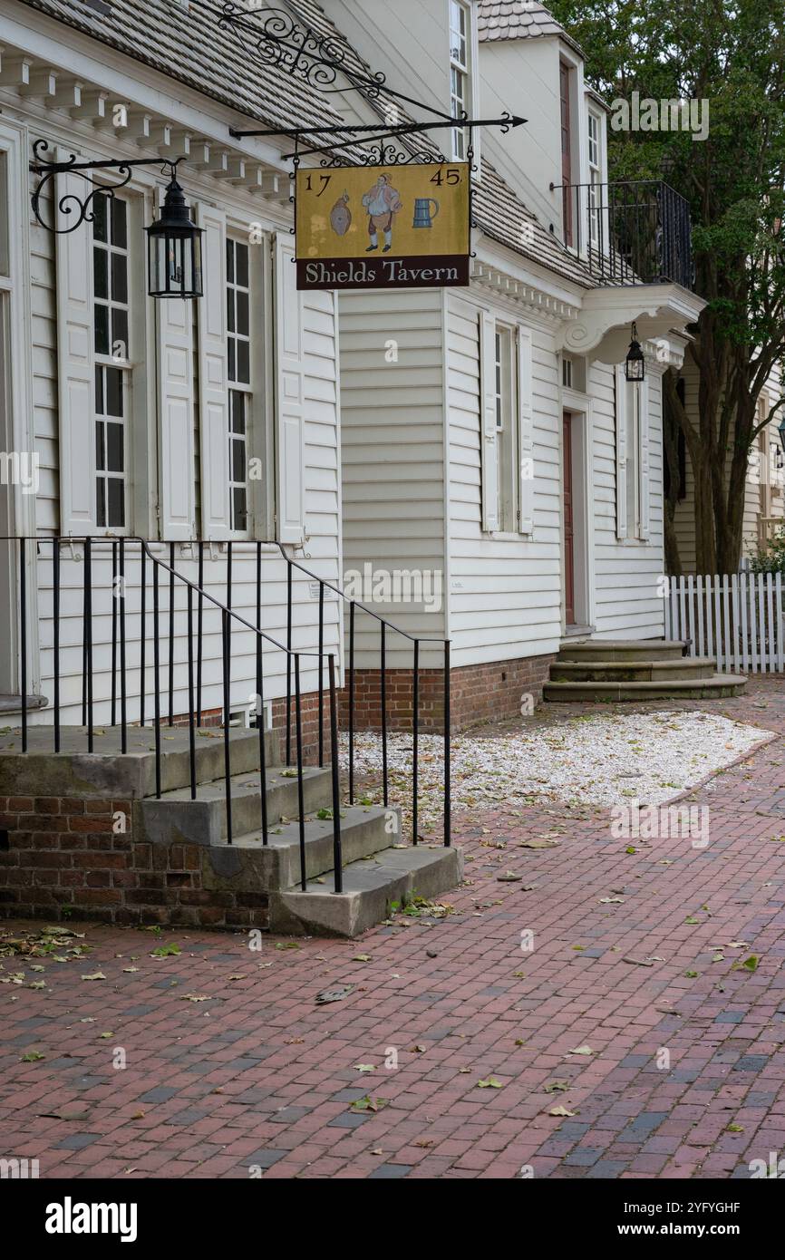 Colonial Williamsburg Shield's Tavern Stock Photo - Alamy