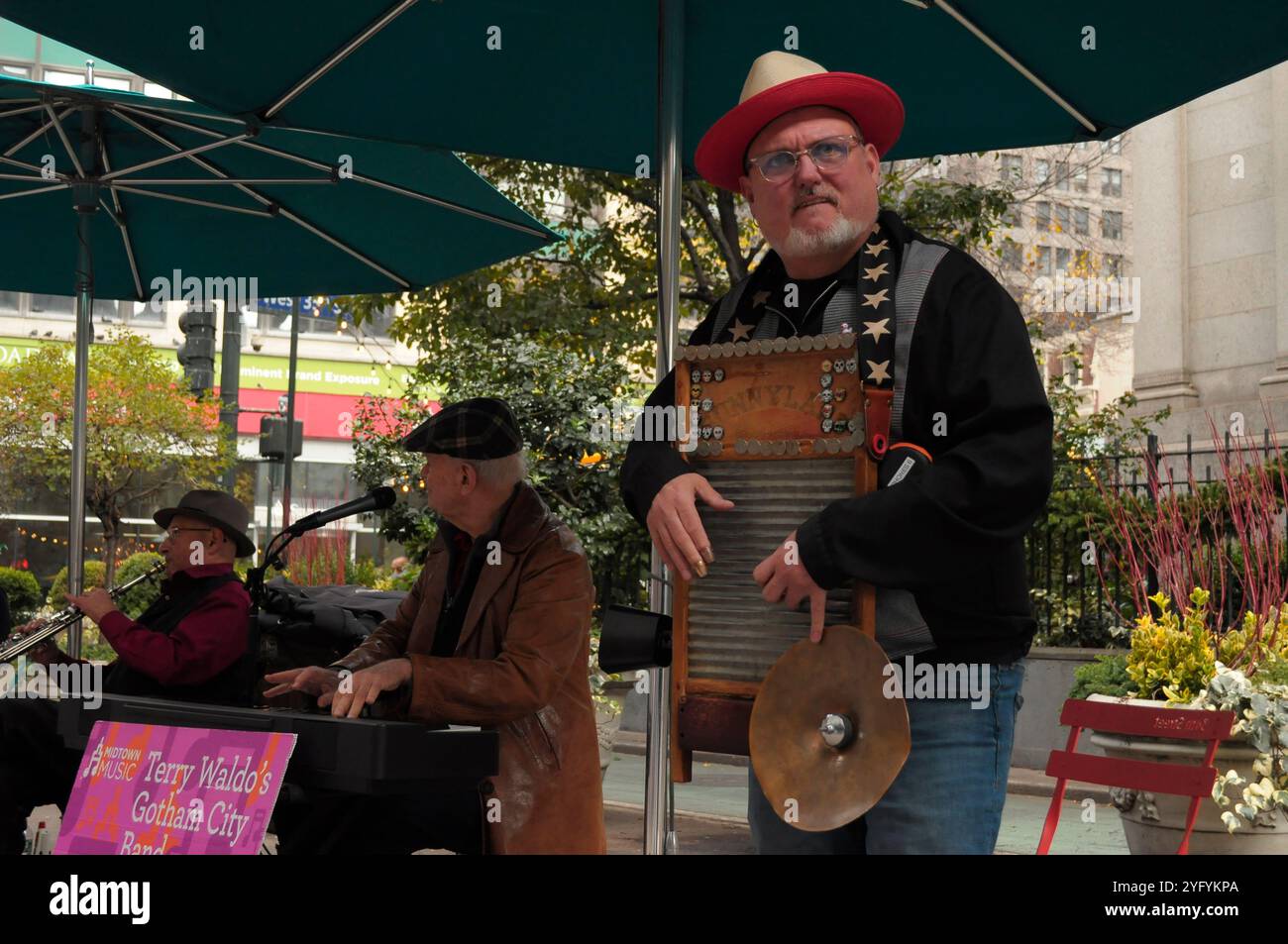 Musicians performers people york hi-res stock photography and images ...