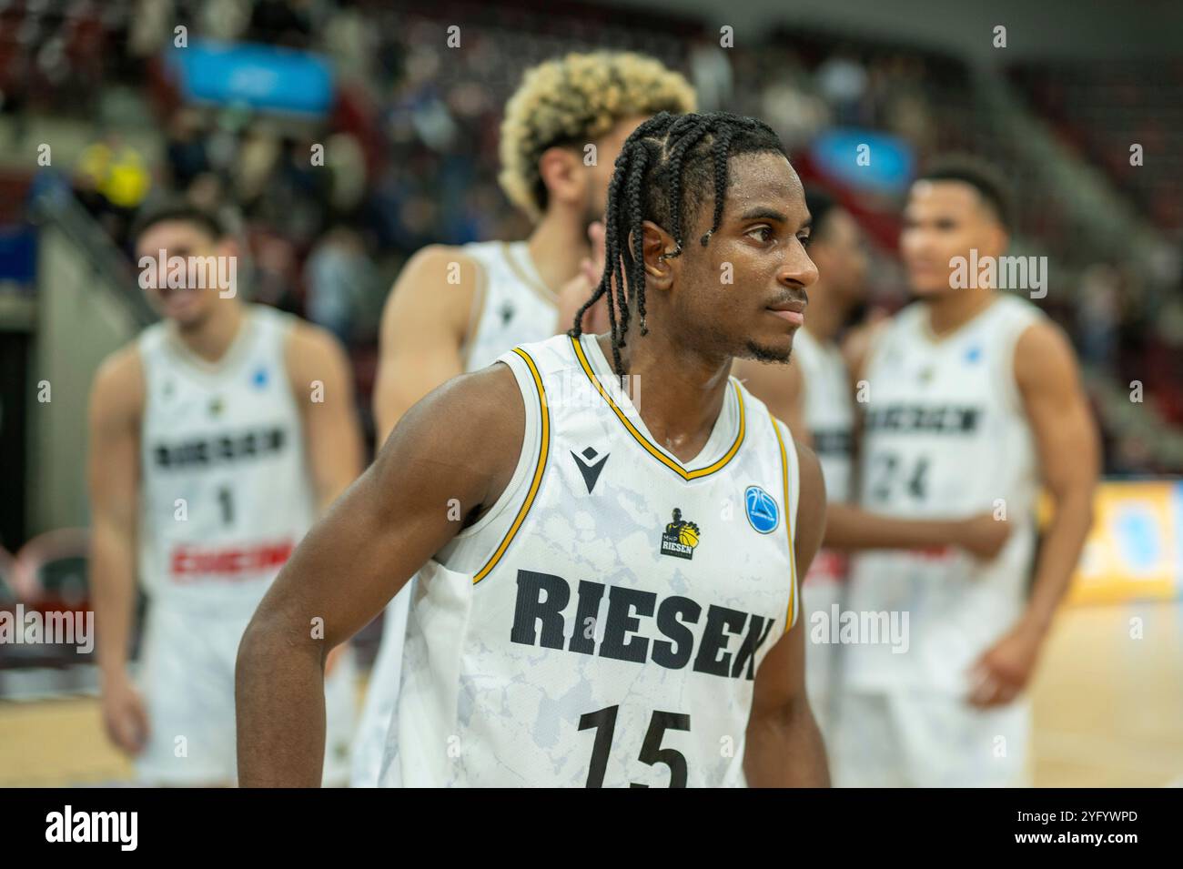 Ludwigsburg, Deutschland. 05th Nov, 2024. Ezra Manjon (MHP Riesen ...