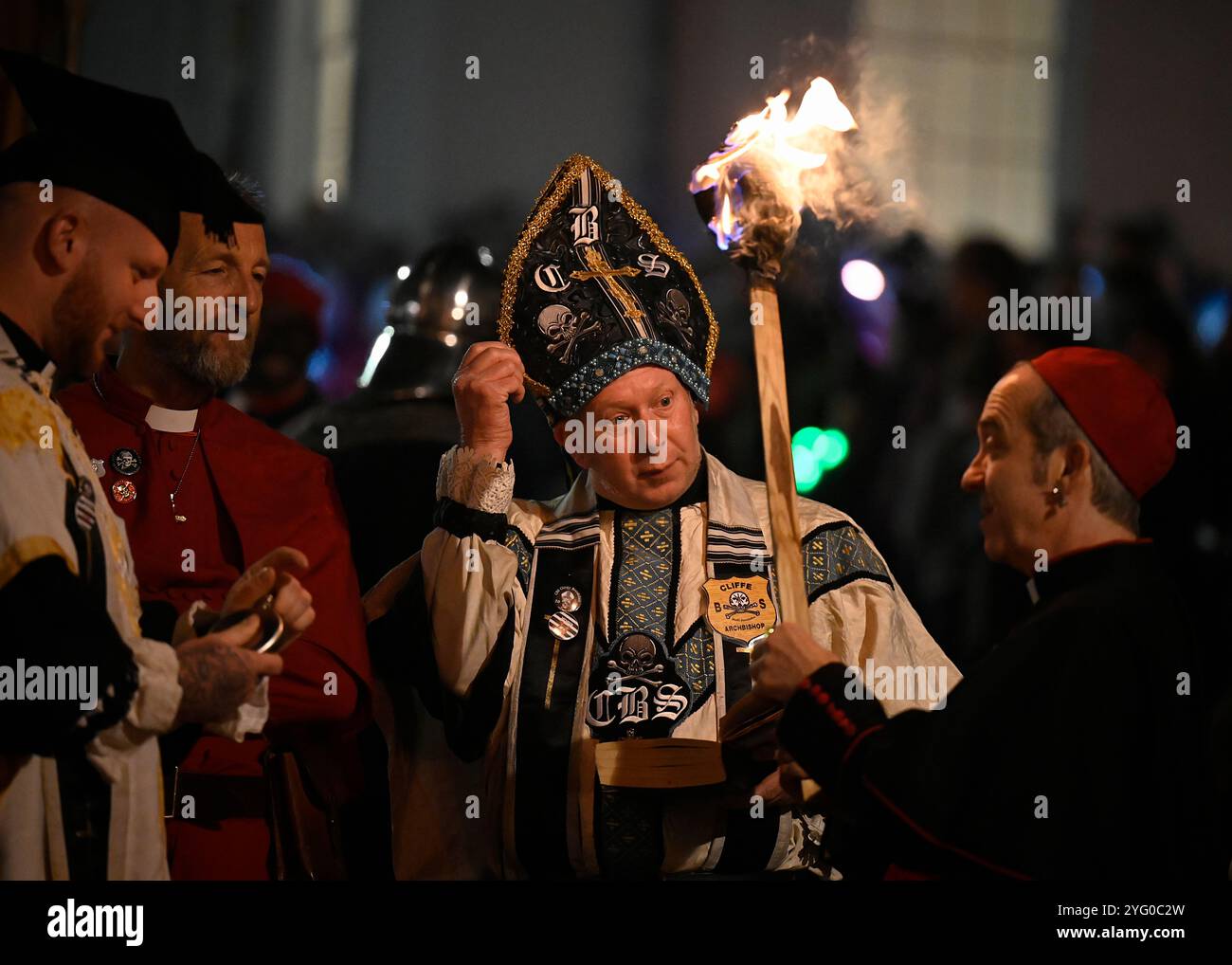 Lewes, UK. 5th November 2024. Thousands fill the streets of Lewes in ...