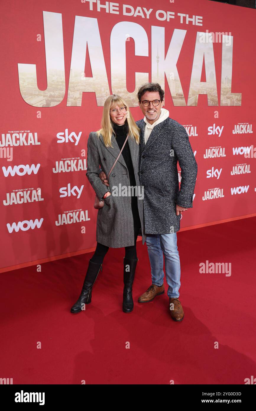 Premiere THE DAY OF THE JACKAL Tobey Wilson mit Freundin Sabrina ...