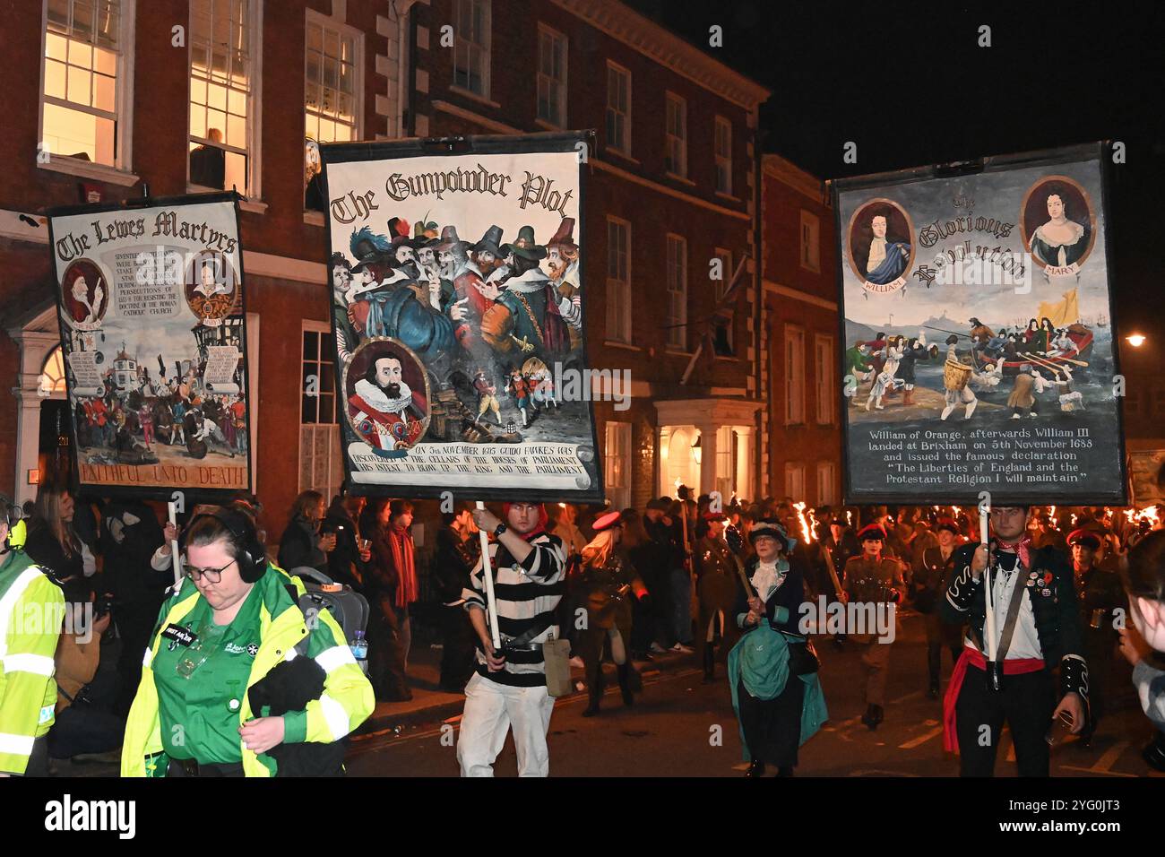 Lewes, UK. 5th November 2024. Thousands fill the streets of Lewes in ...