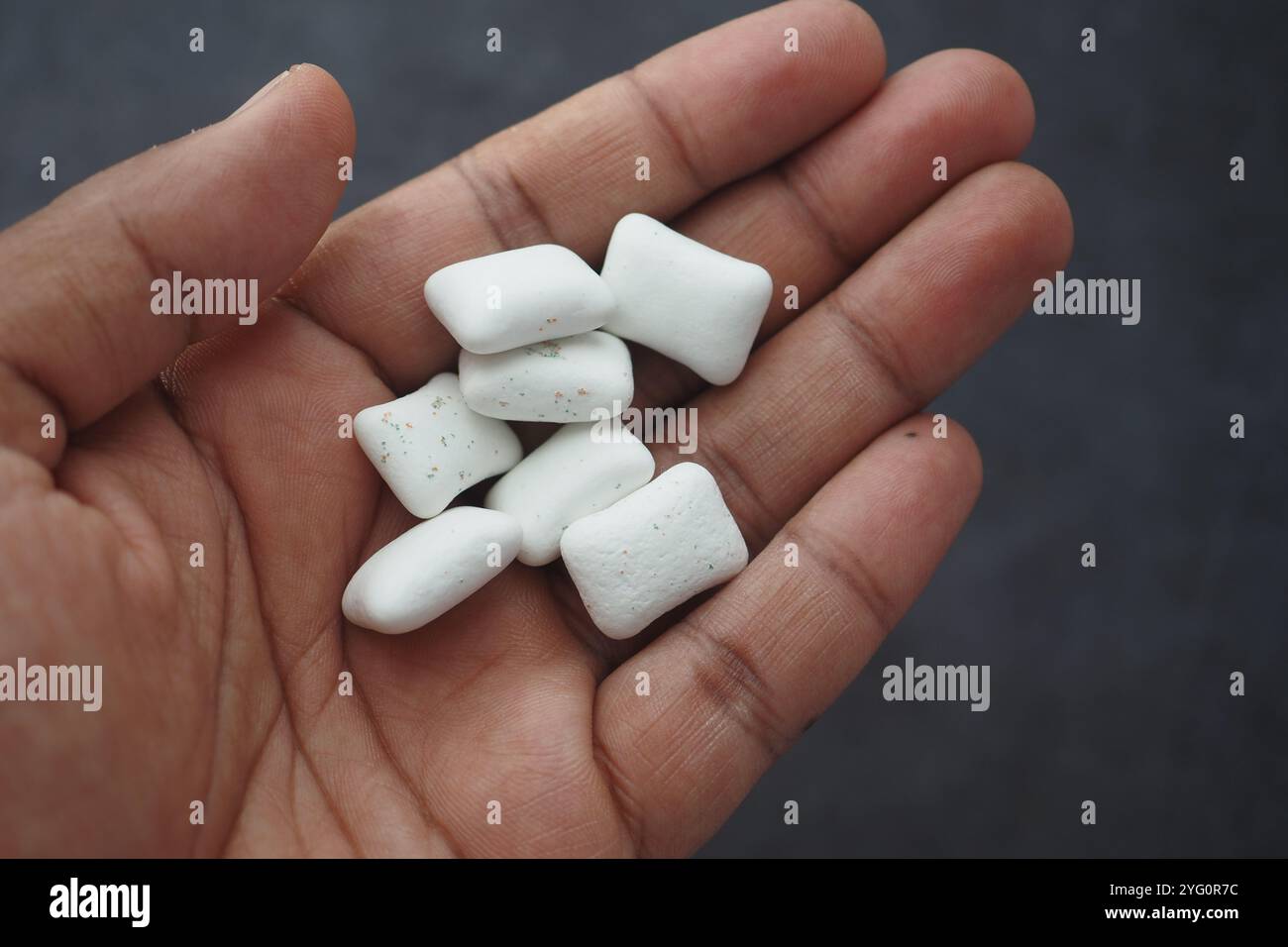 White rectangular mint chewing hi-res stock photography and images - Alamy