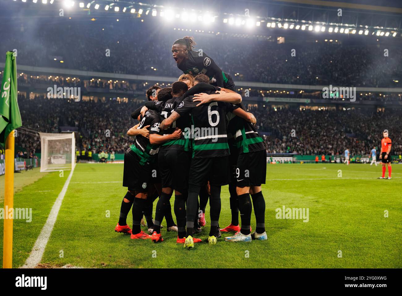 Lisbon, Portugal. 05th Nov, 2024. Players of Sporting seen celebrating ...