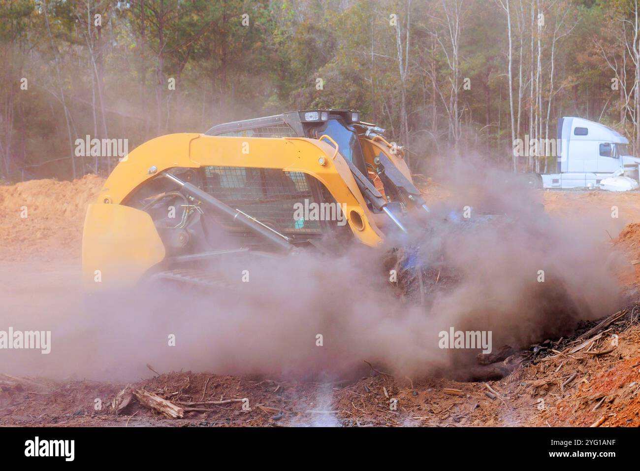 Earthmoving vehicles hi-res stock photography and images - Alamy