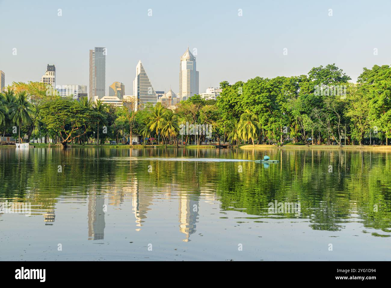 Lumphini park in bangkok thailand hi-res stock photography and images ...