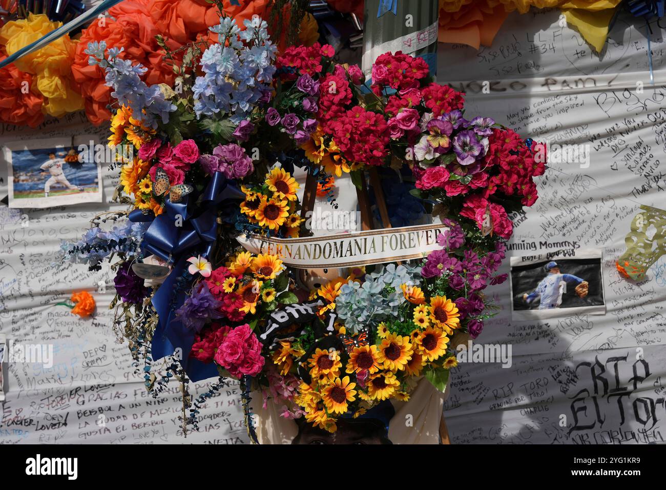 A memorial for former Los Angeles Dodgers pitcher Fernando Valenzuela ...