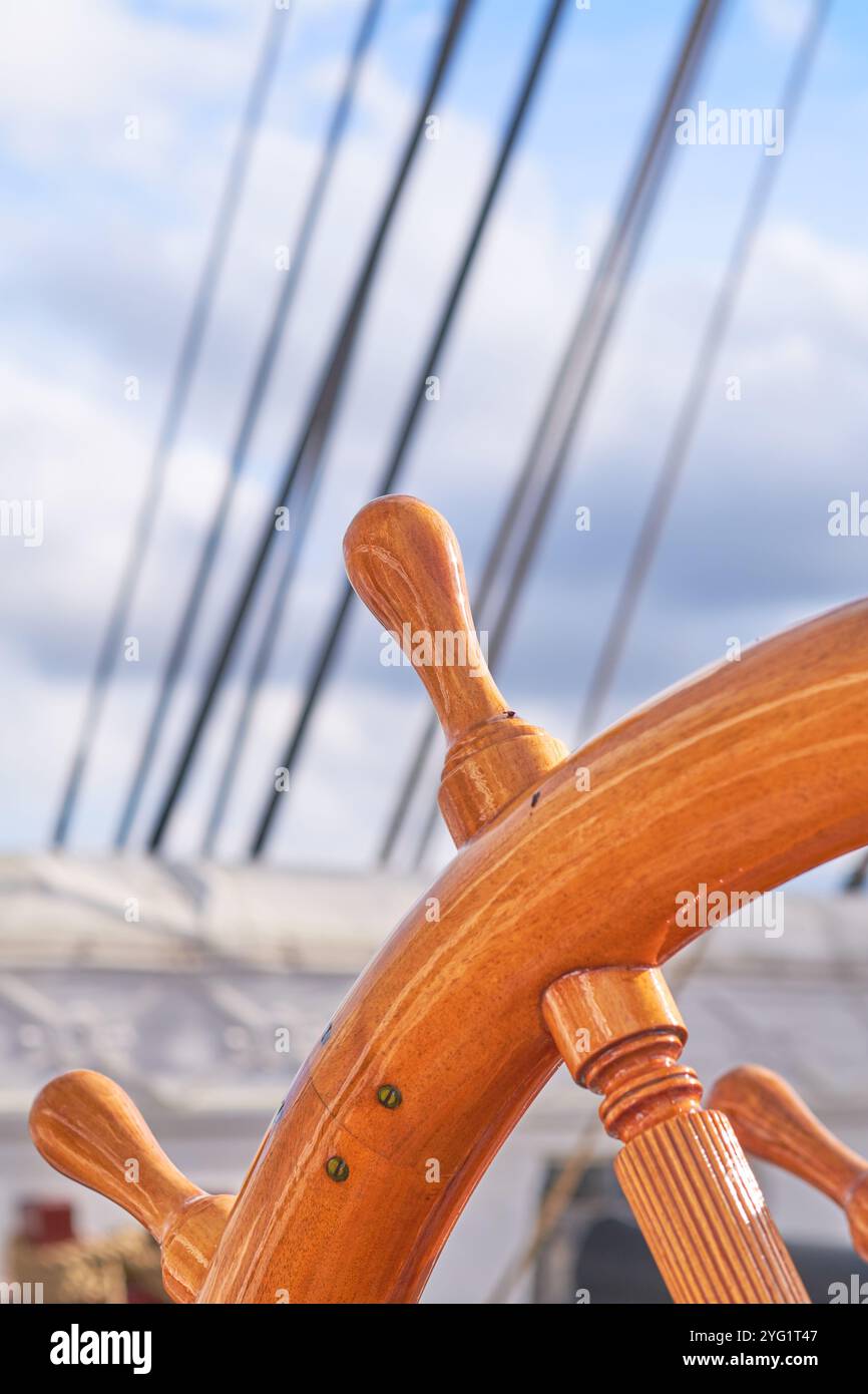 Old sailing ship wood hi-res stock photography and images - Alamy